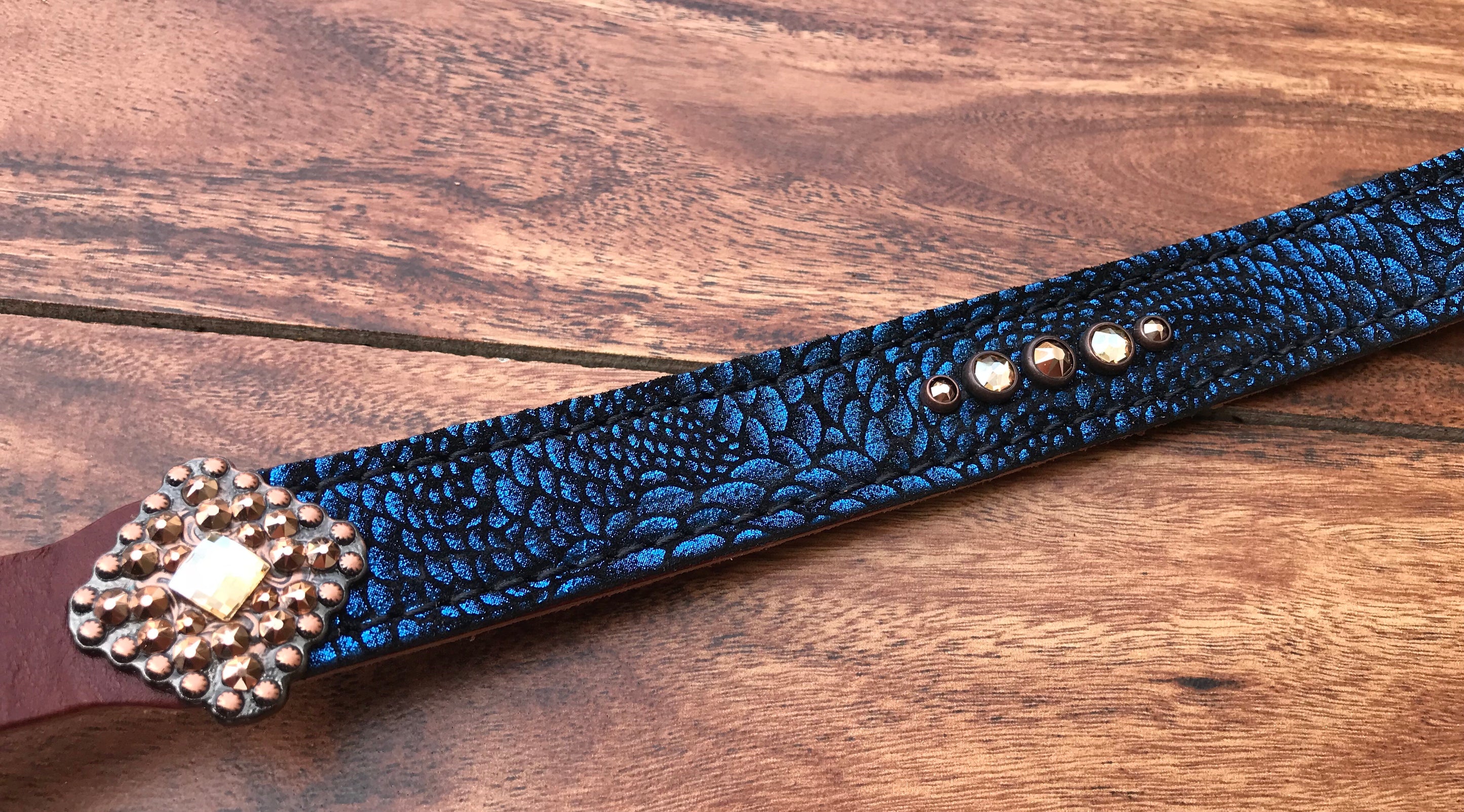 Blue Indigo Mystic Swirl with Golden Shadow Conchos – Rockn'Wilsons